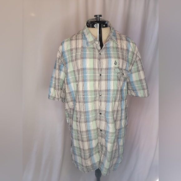 Volcom | Shirts | Vintage Volcom Short Sleeve Snap Up | Poshmark